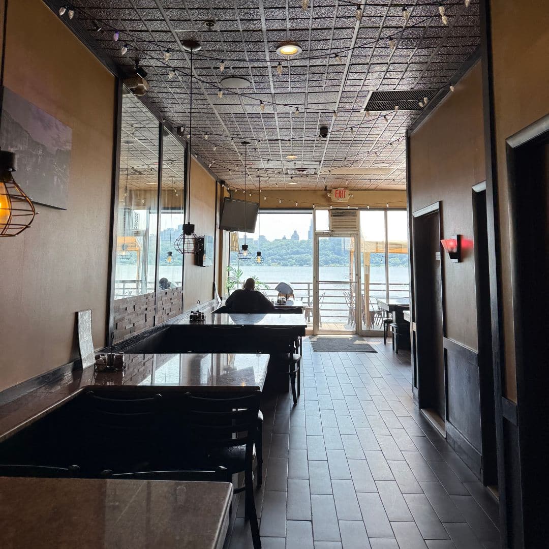 9 Edgewater Restaurants With Waterfront Views - The Bergen County Girl