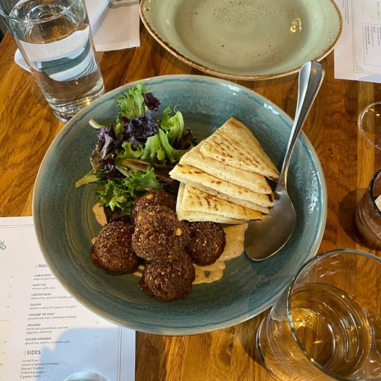 9 Edgewater Restaurants With Waterfront Views - The Bergen County Girl