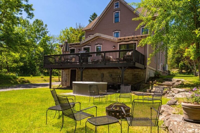 Fall Getaway in the Catskills: The Makely House - The Bergen County Girl