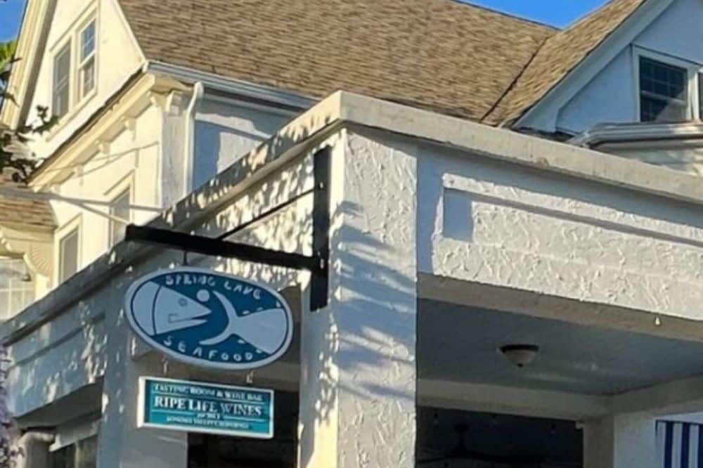 This Spring Lake Restaurant Serves Up Fresh Seafood + Wine - The Jersey ...